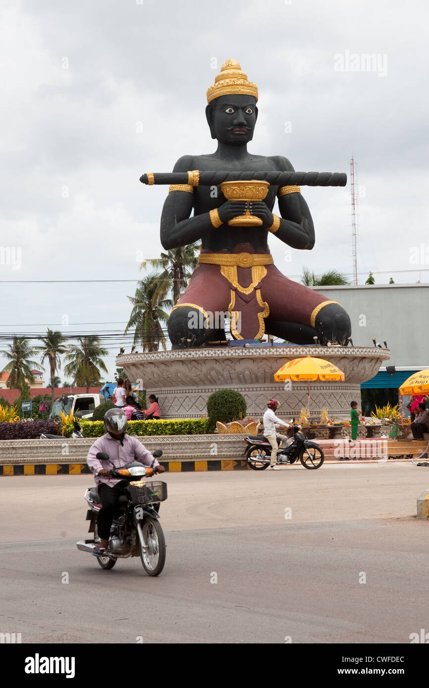 Kambu statue Battambang Stock Photo - Alamy