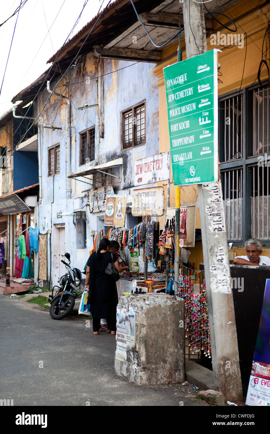 Streets of Jew Town, Fort Cochin Stock Photo - Alamy
