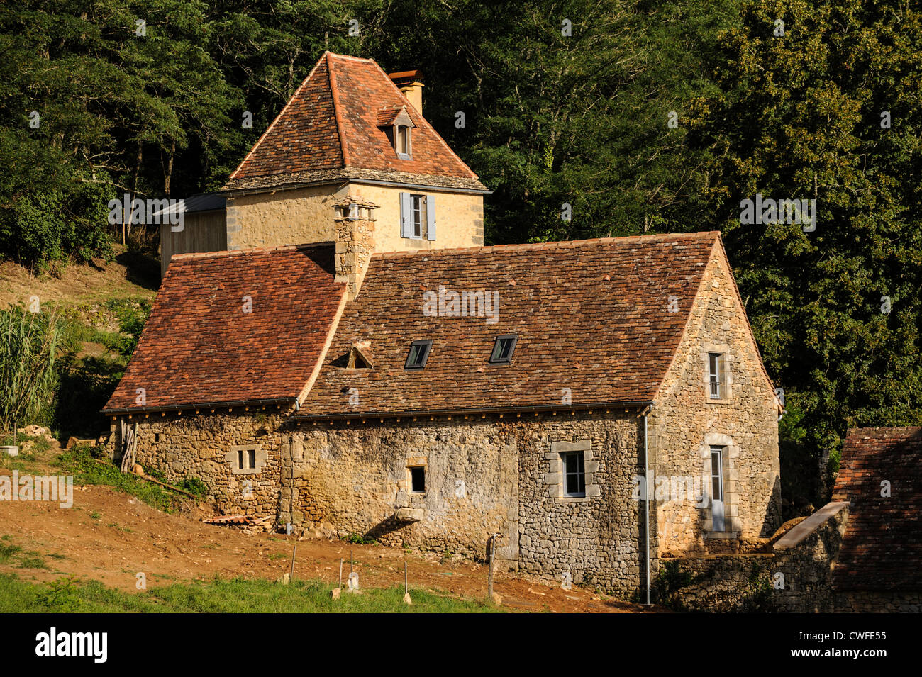 Stone built farmhouse hi-res stock photography and images - Alamy