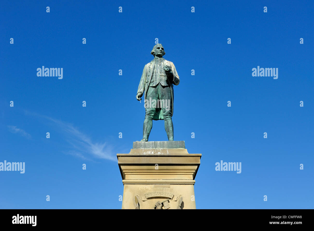 captain James cook statue Whitby england uk Stock Photo - Alamy