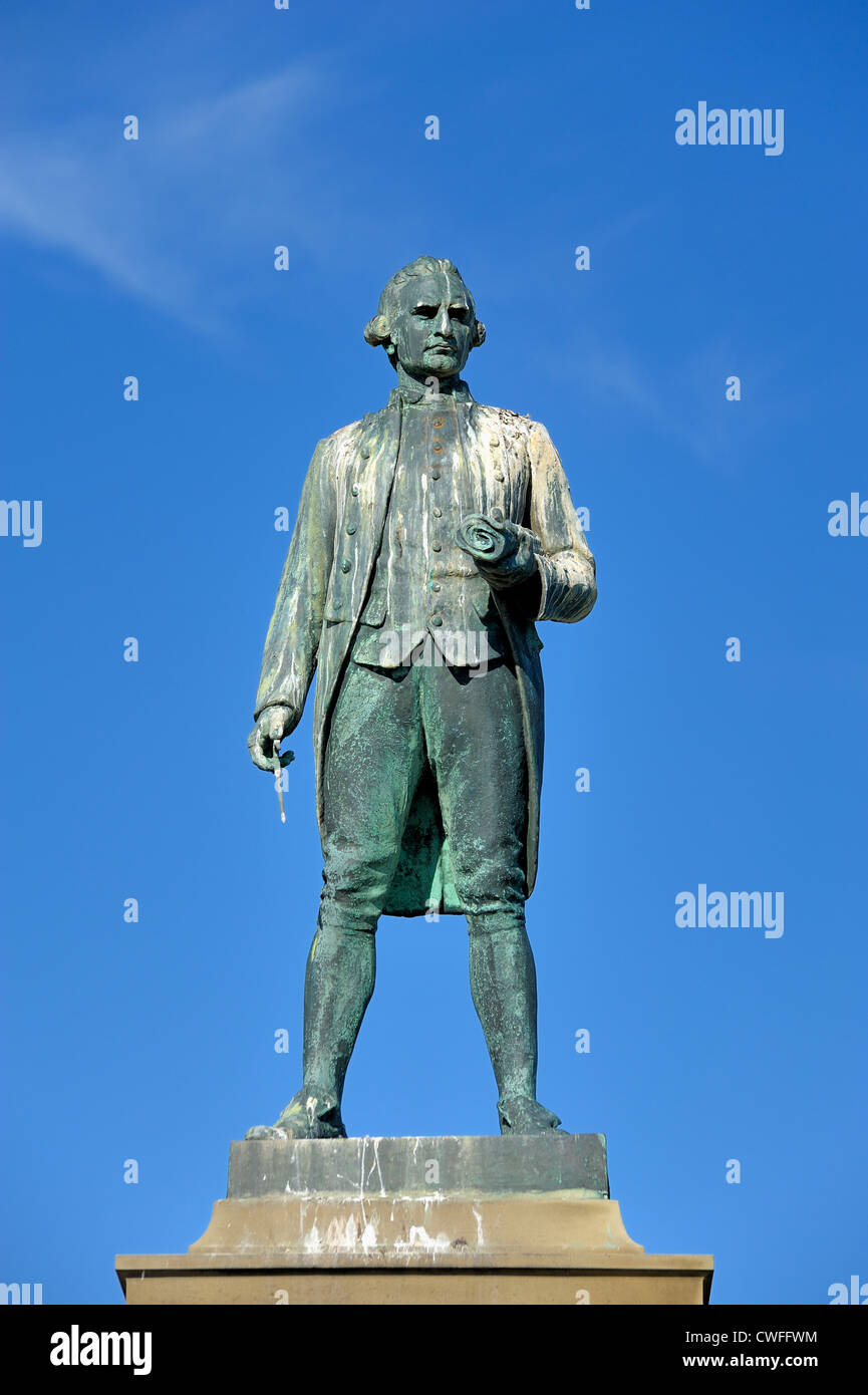 captain James cook statue Whitby england uk Stock Photo - Alamy
