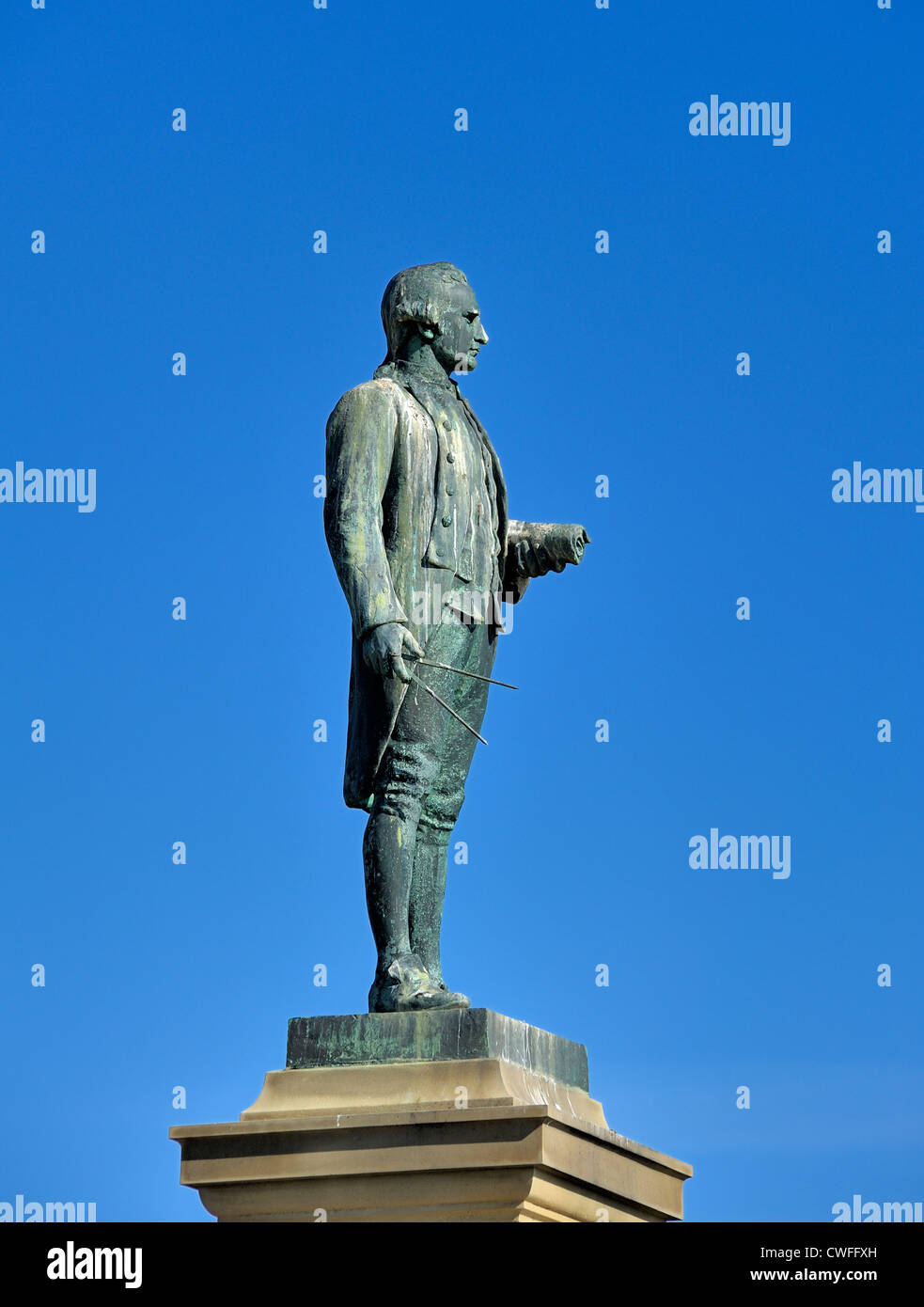 captain James cook statue Whitby england uk Stock Photo - Alamy
