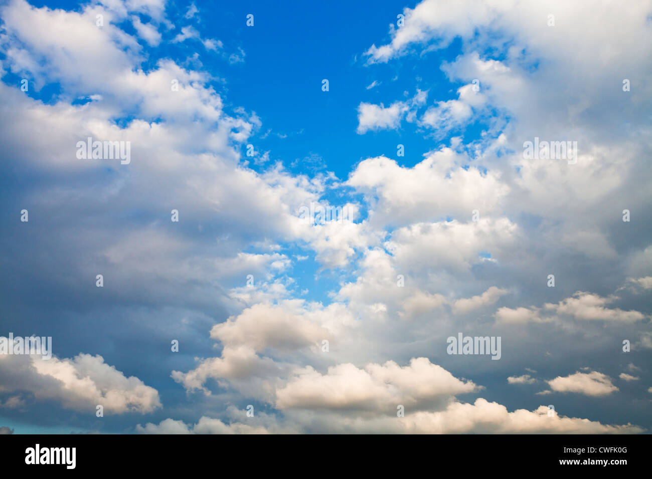 Cumulus clouds in front hi-res stock photography and images - Alamy
