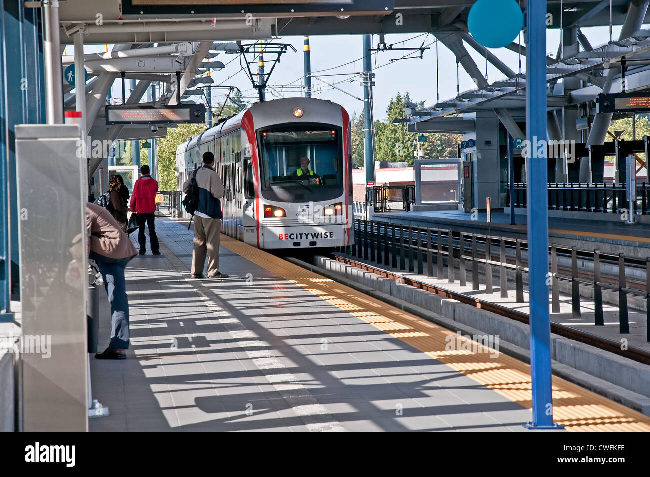 Link light rail hi-res stock photography and images - Alamy
