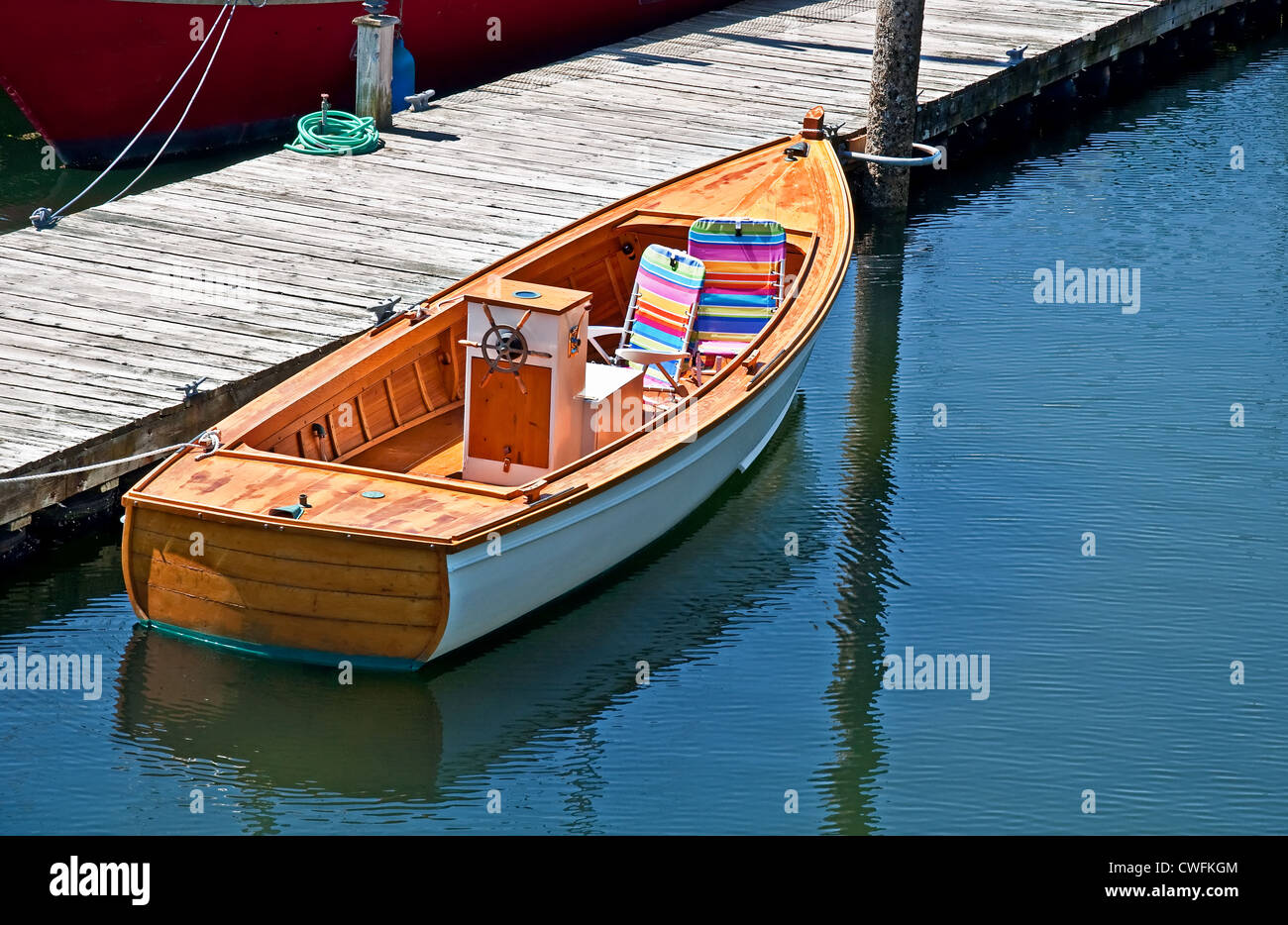 Boat tied to dock hi-res stock photography and images - Alamy