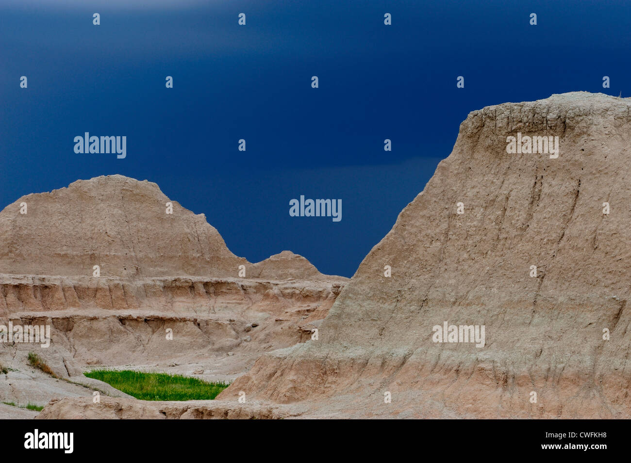 Hostile environment badlands national park hi-res stock photography and ...