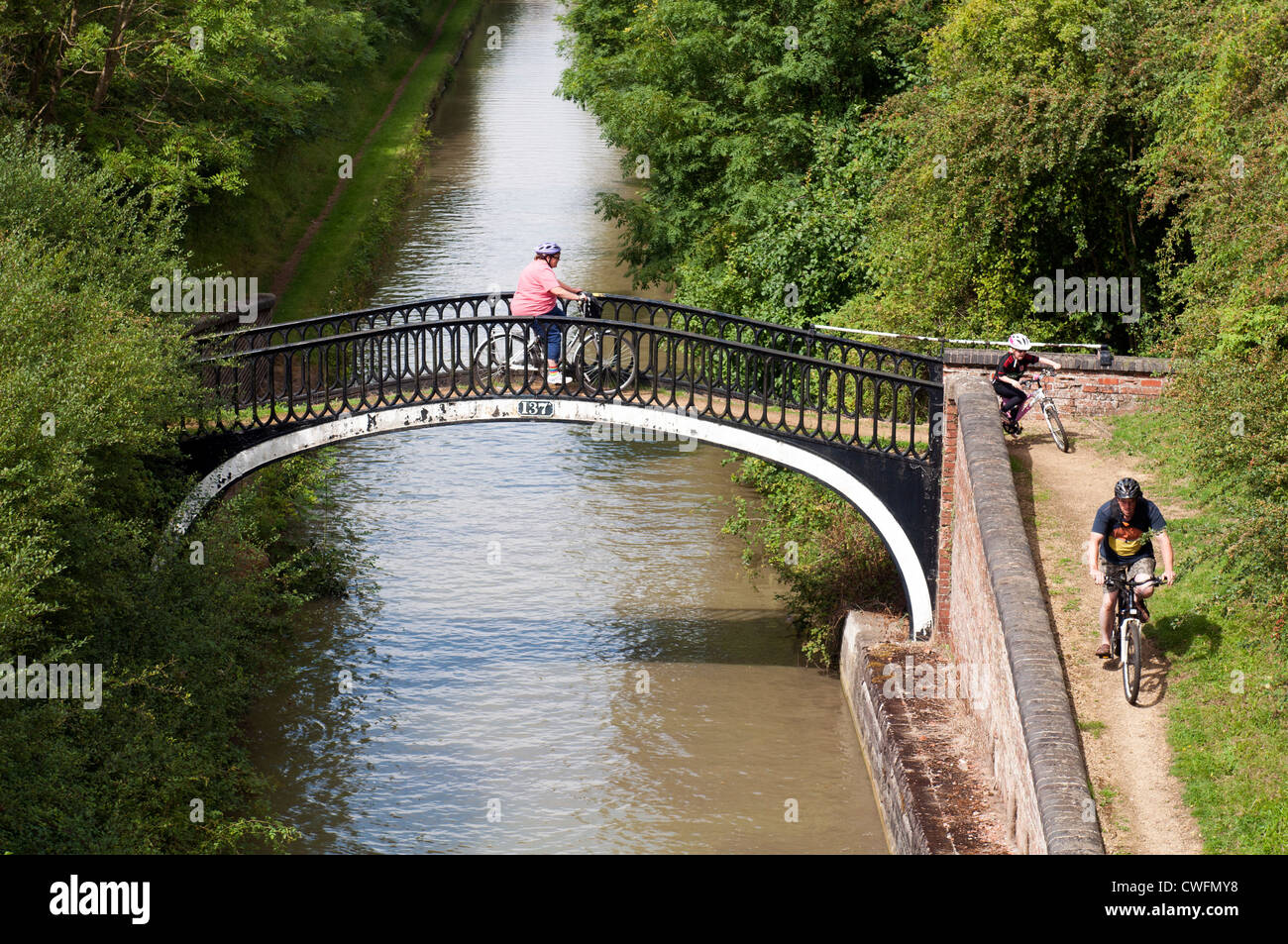 Cycling canal towpath hi-res stock photography and images - Alamy