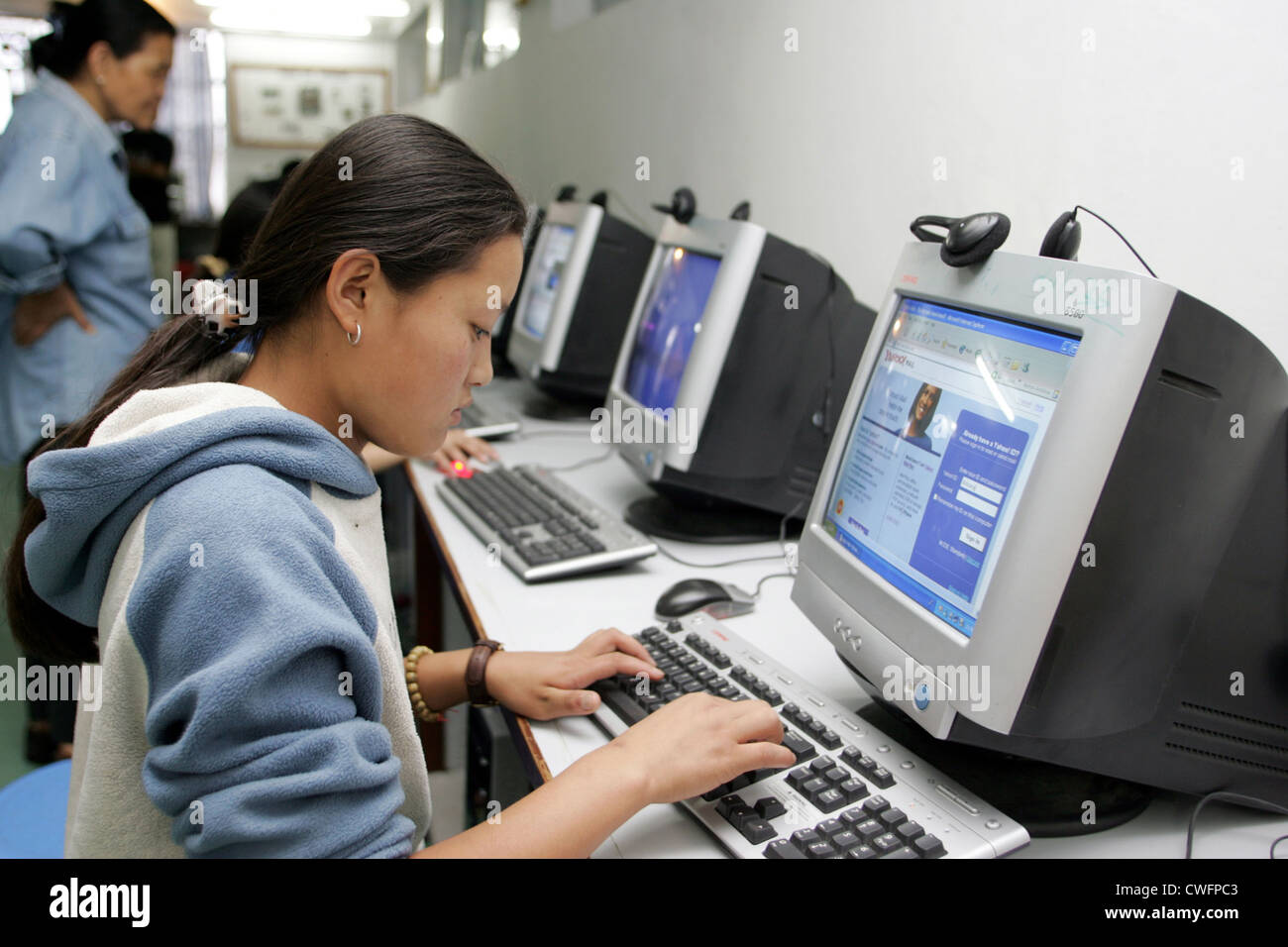 India student science computer hi-res stock photography and images - Alamy