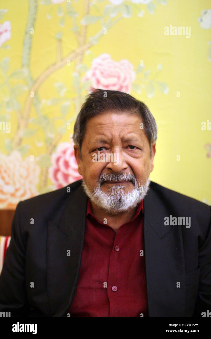 V s naipaul hi-res stock photography and images - Alamy