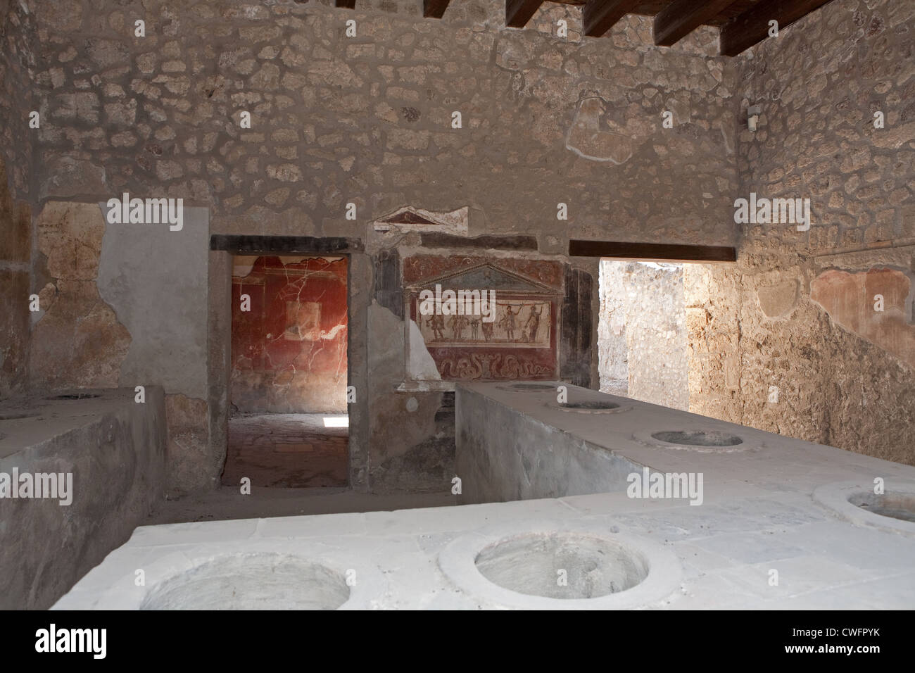 Shop in pompeii hi-res stock photography and images - Alamy