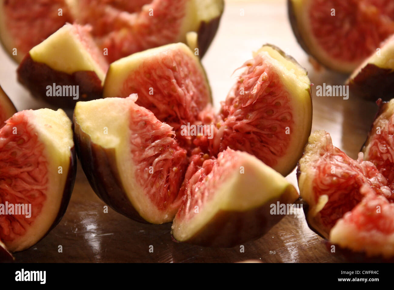 Cut figs hi-res stock photography and images - Alamy