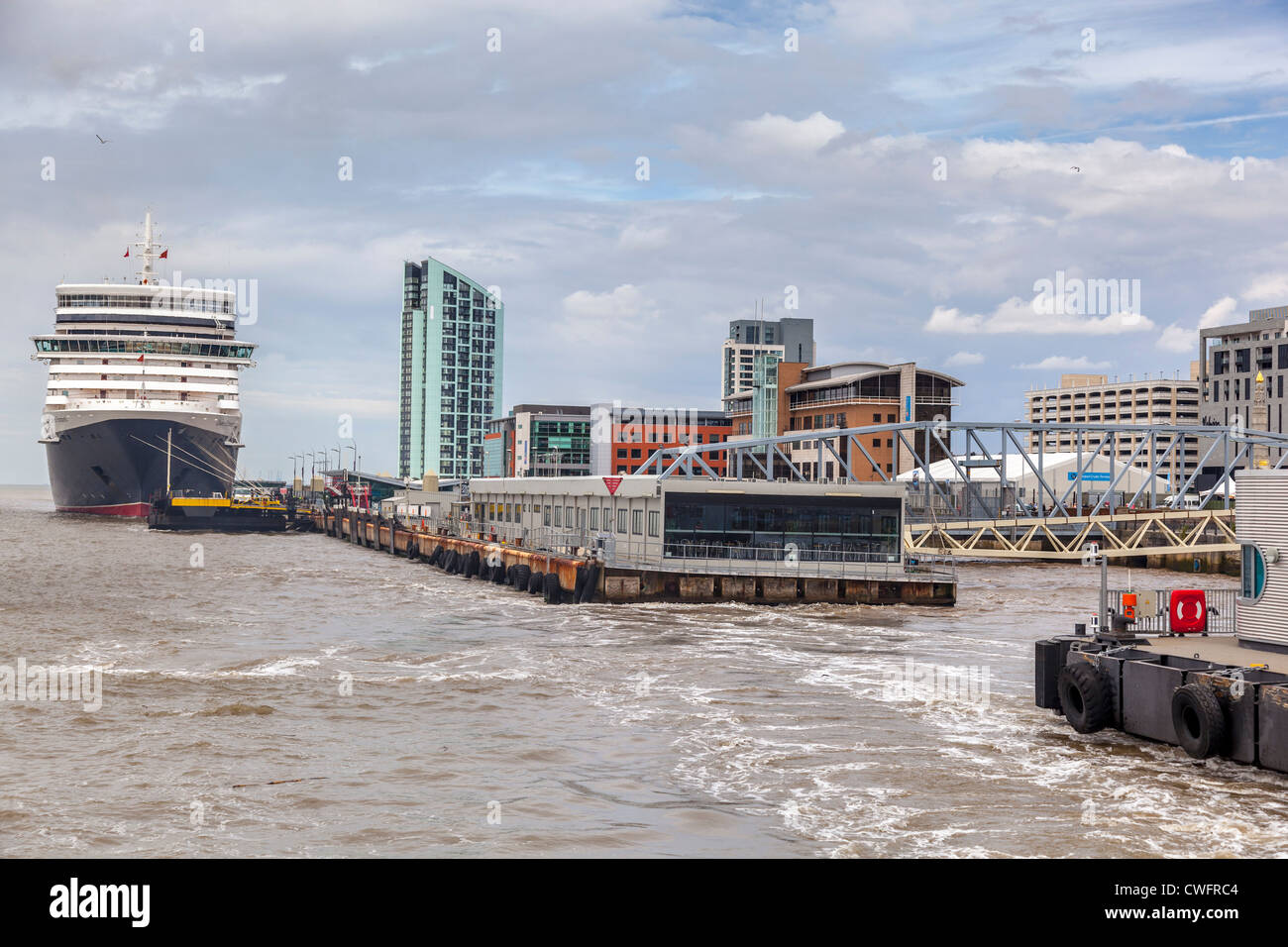 Cunard cruise liner at Liverpool cruise terminal on the pierhead Stock ...