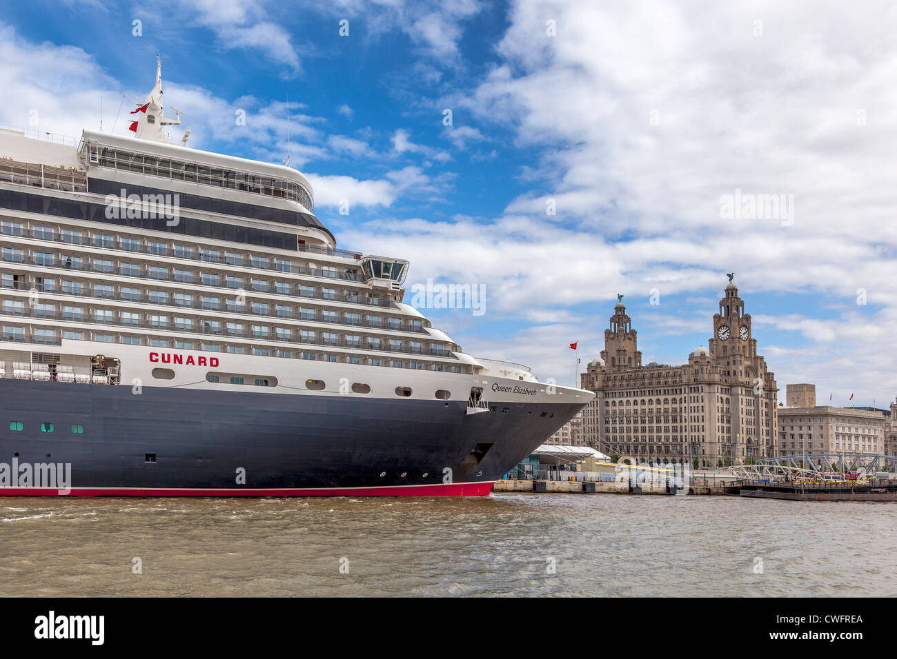 Cunard cruise liner at Liverpool cruise terminal on the pierhead Stock ...