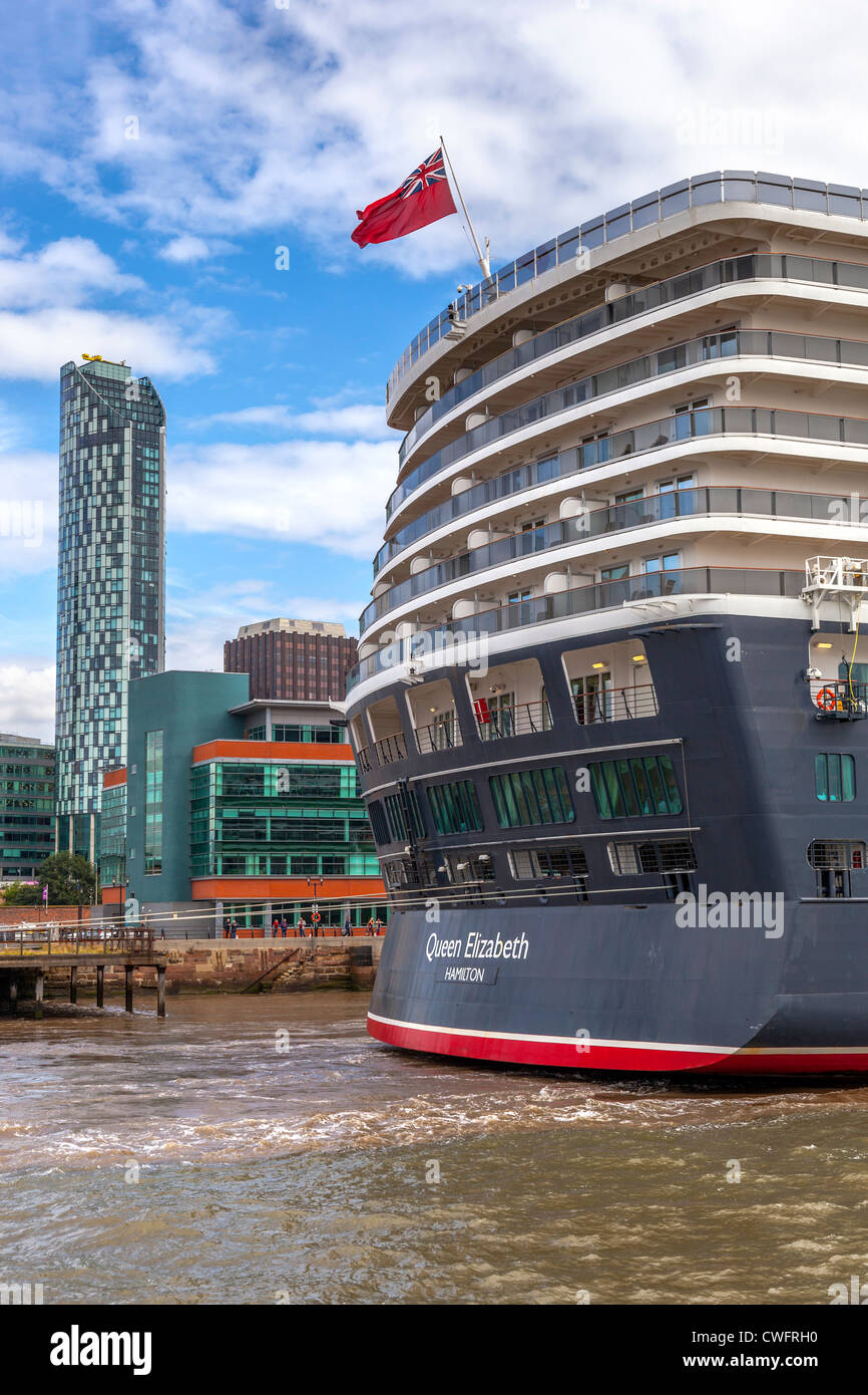 Liverpool cruise terminal hi-res stock photography and images - Alamy