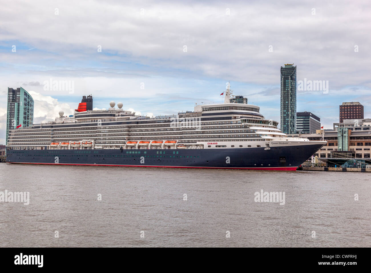 Cunard cruise liner hi-res stock photography and images - Alamy