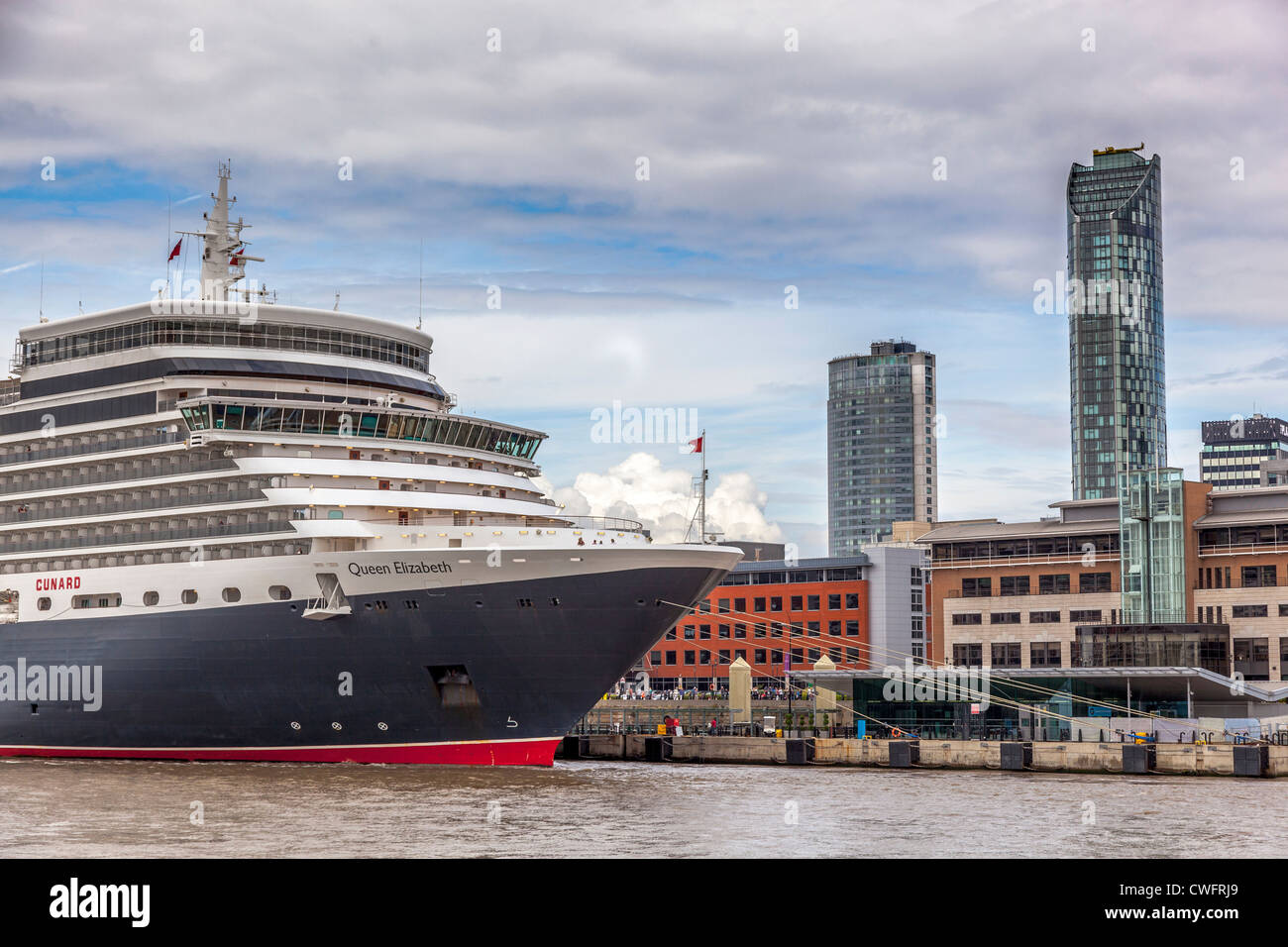 Cunard cruise liner at Liverpool cruise terminal on the pierhead Stock ...