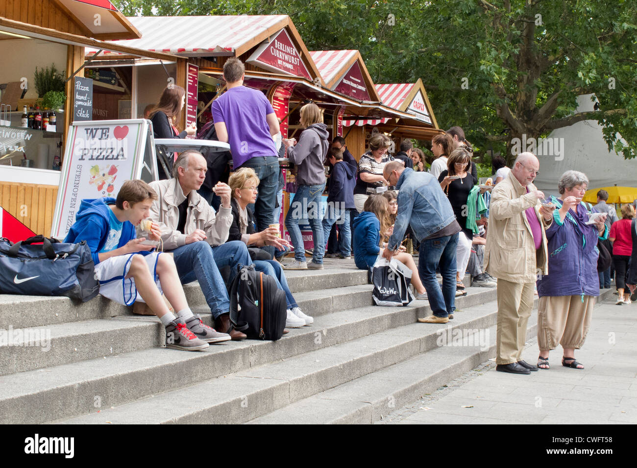 German food stalls hi-res stock photography and images - Alamy