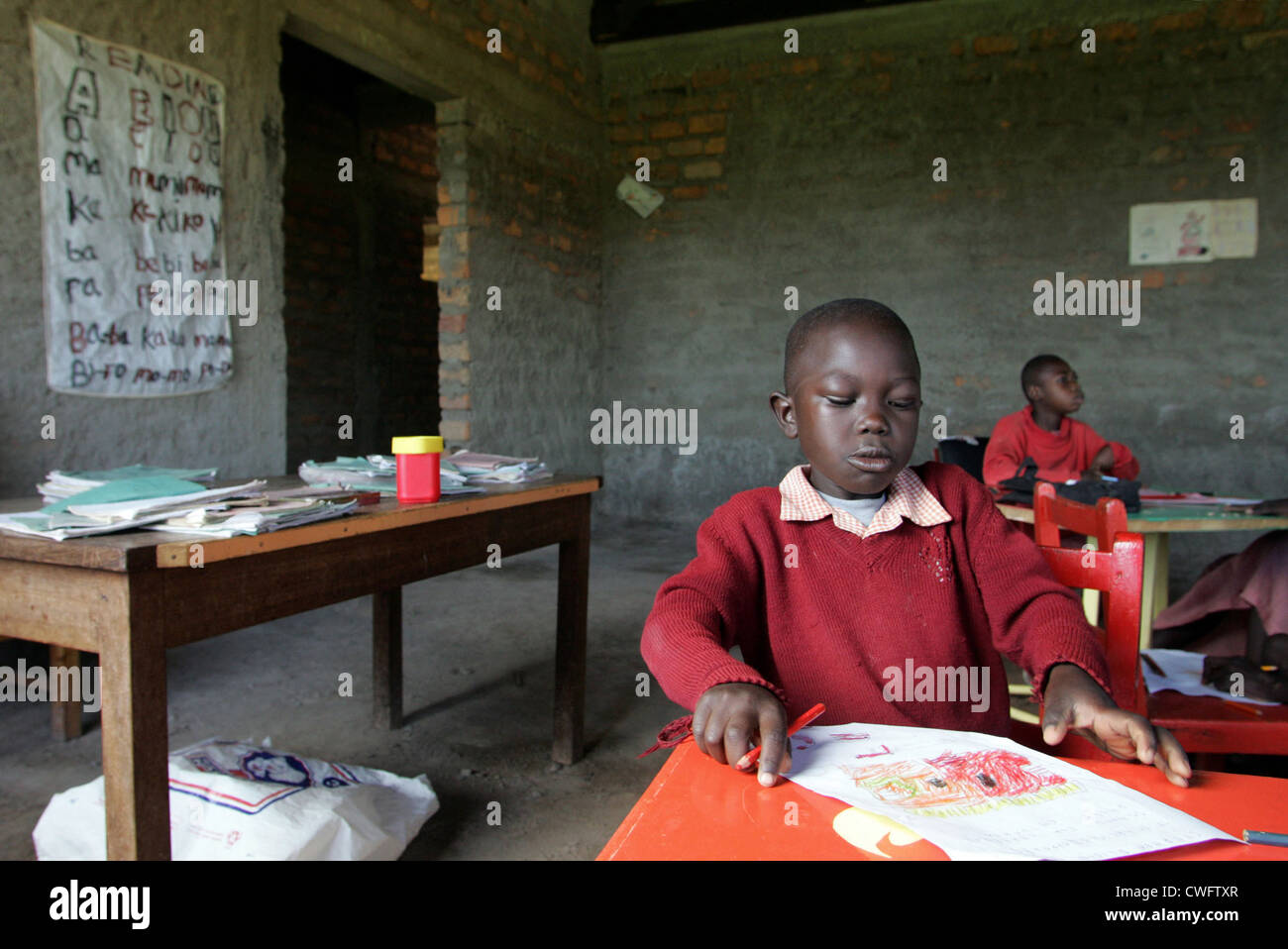 Kenya school classroom students hi-res stock photography and images - Alamy