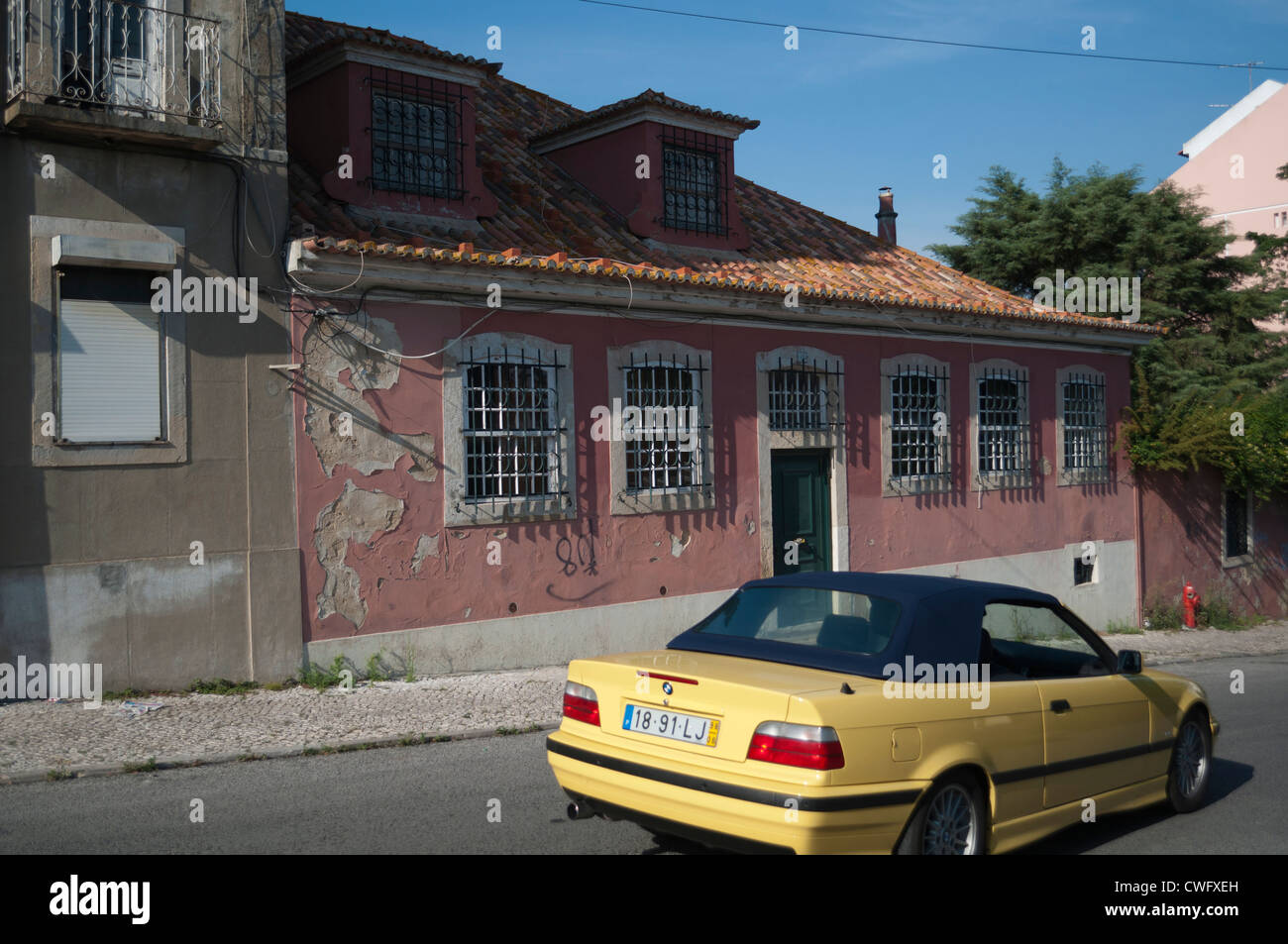 Car window houses motion hi-res stock photography and images - Alamy