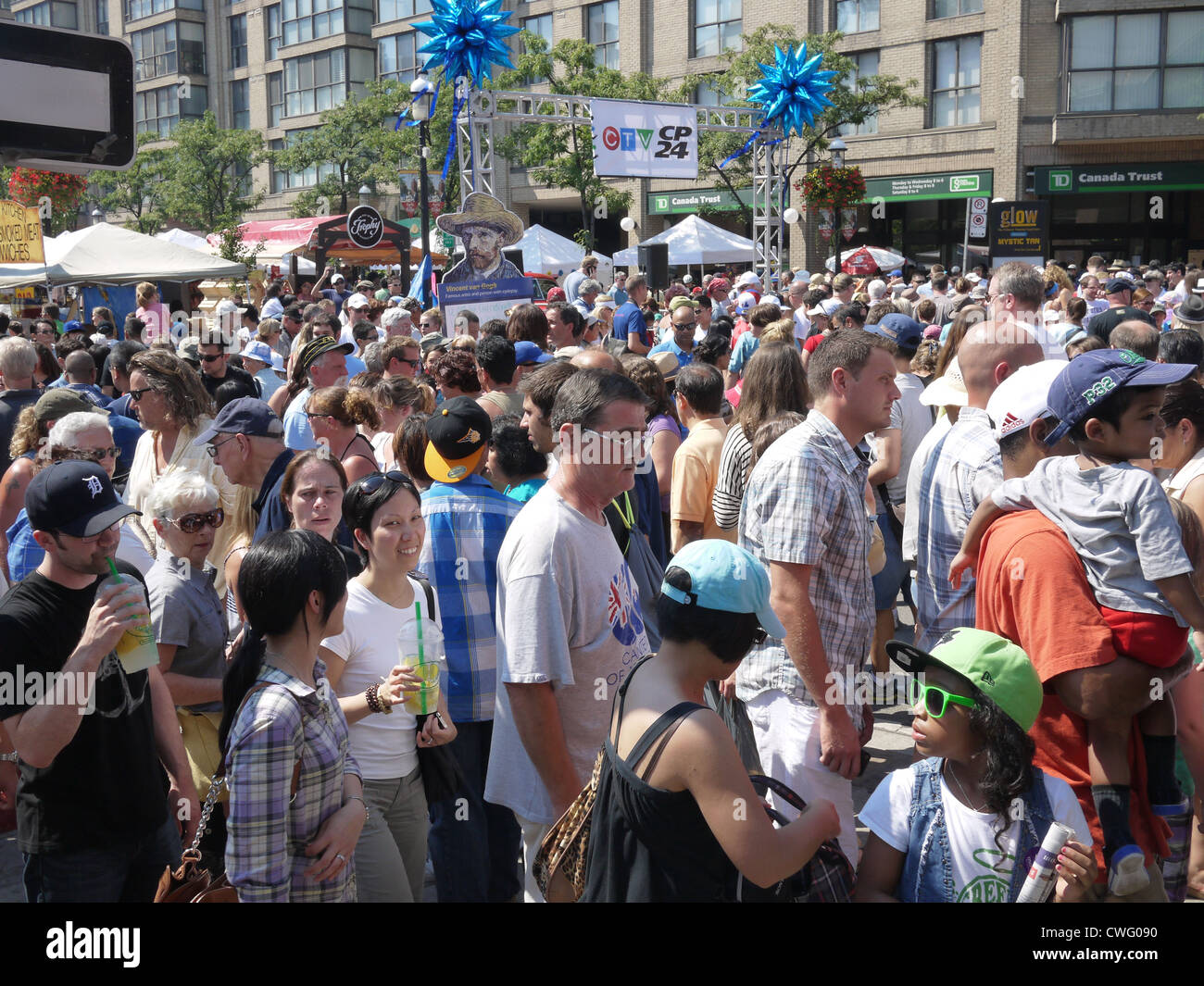 crowd people summer busy street Stock Photo - Alamy
