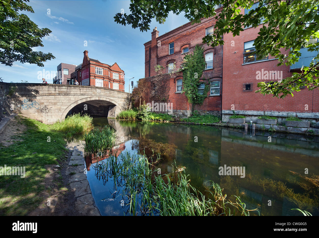 Baggot street bridge dublin hi-res stock photography and images - Alamy