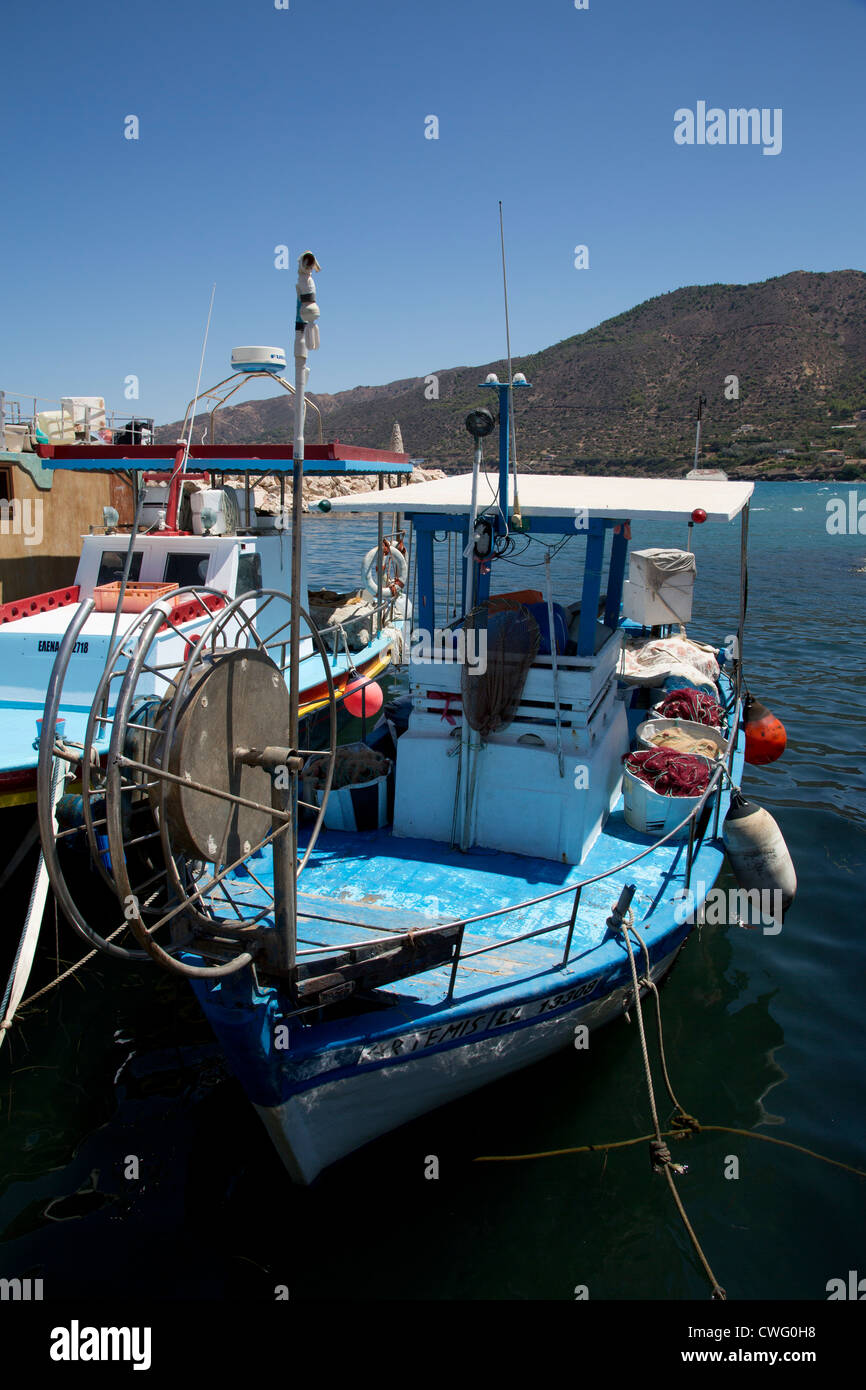 Traditional colourful boats hi-res stock photography and images - Alamy