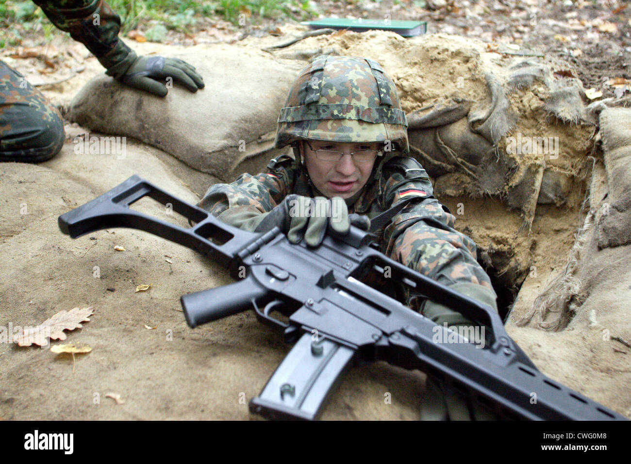 Basic training in the army Stock Photo - Alamy