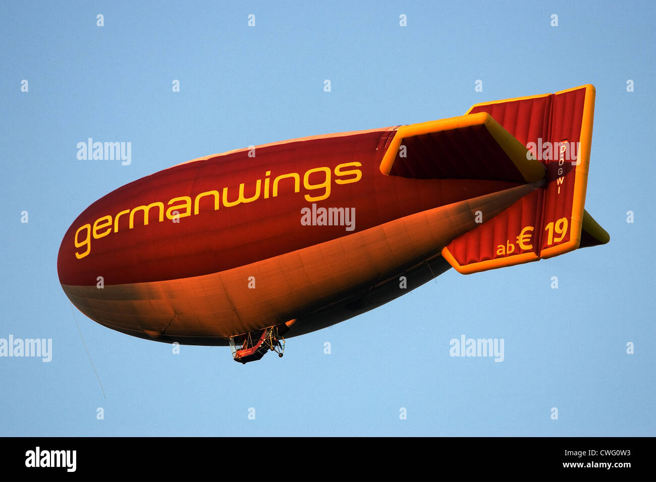 Zeppelin airships hi-res stock photography and images - Alamy
