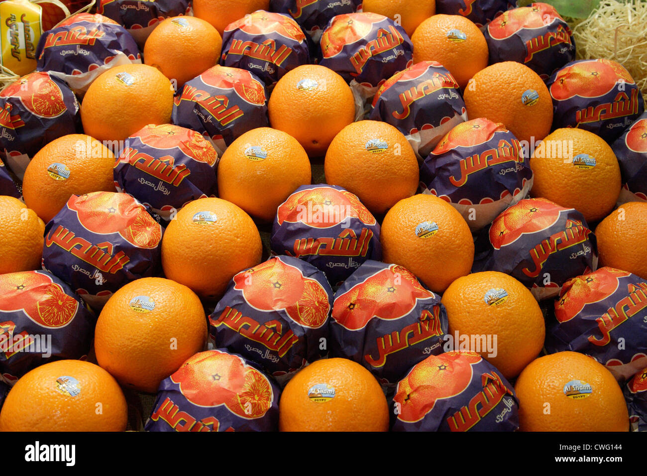 Packaging of oranges hi-res stock photography and images - Alamy