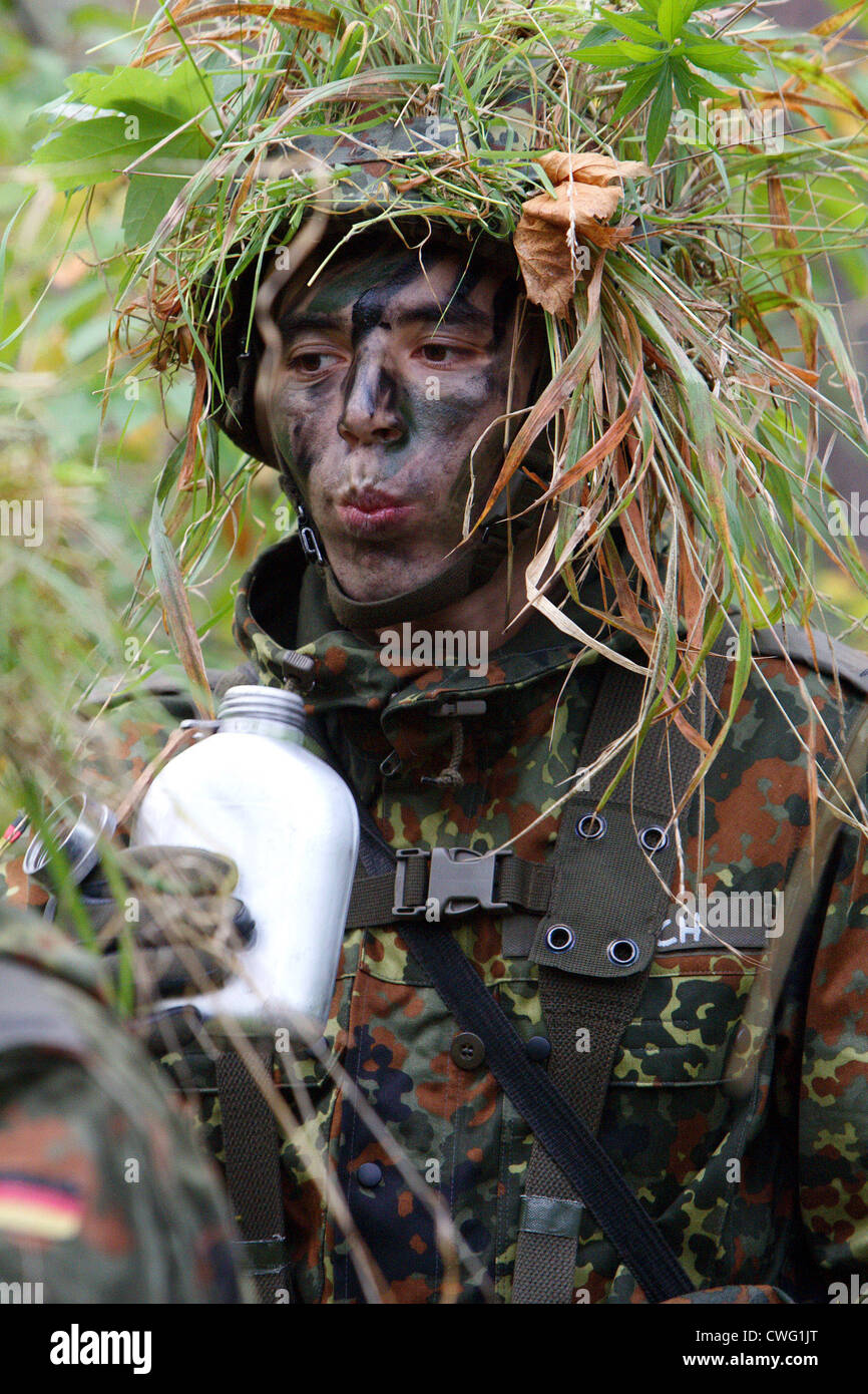 Basic training in army hi-res stock photography and images - Alamy