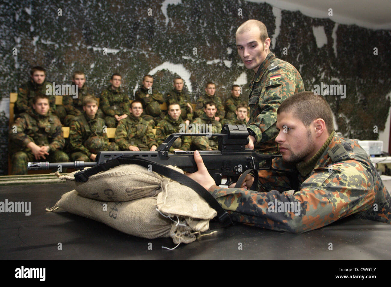 Basic training in the army Stock Photo - Alamy