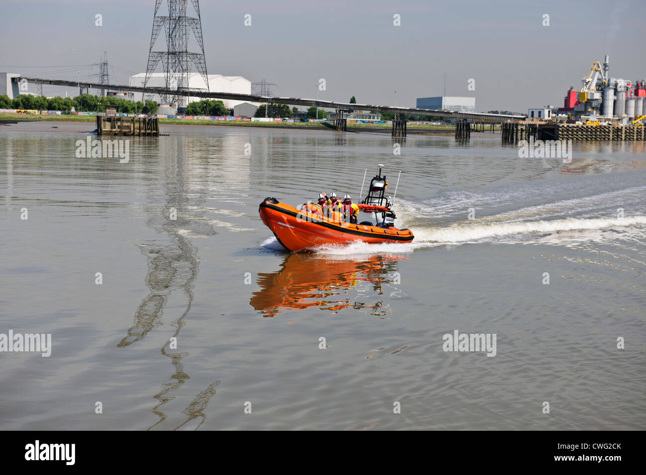RNLI,Thames River,Queen Elizabethh II bridge,Dartford Crossing,RNLI ...