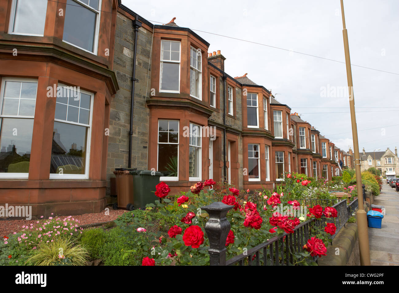 Scottish terrace houses hi-res stock photography and images - Alamy