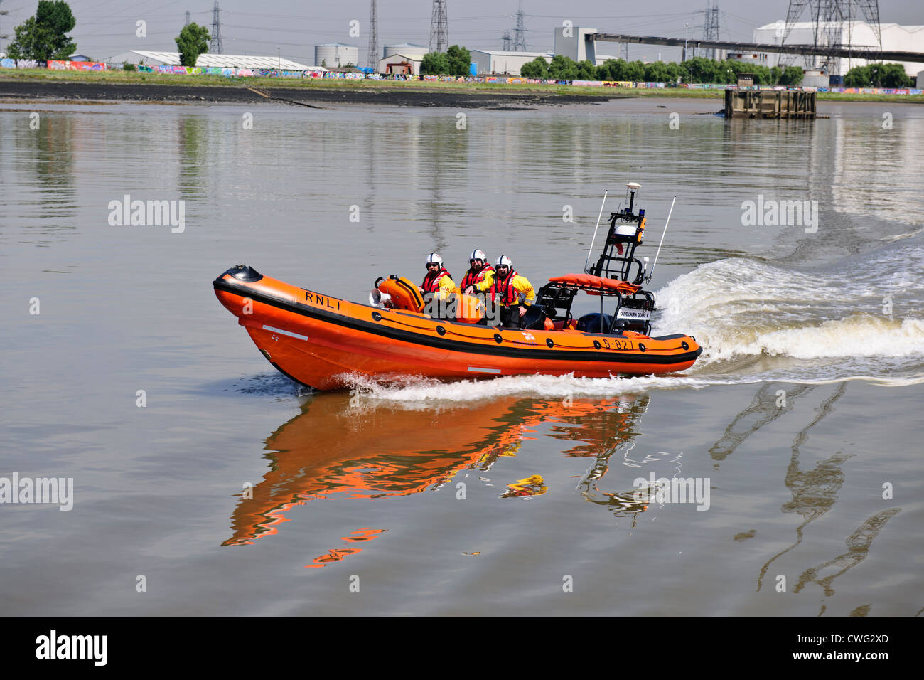 RNLI,Thames River,Queen Elizabethh II bridge,Dartford Crossing,RNLI ...