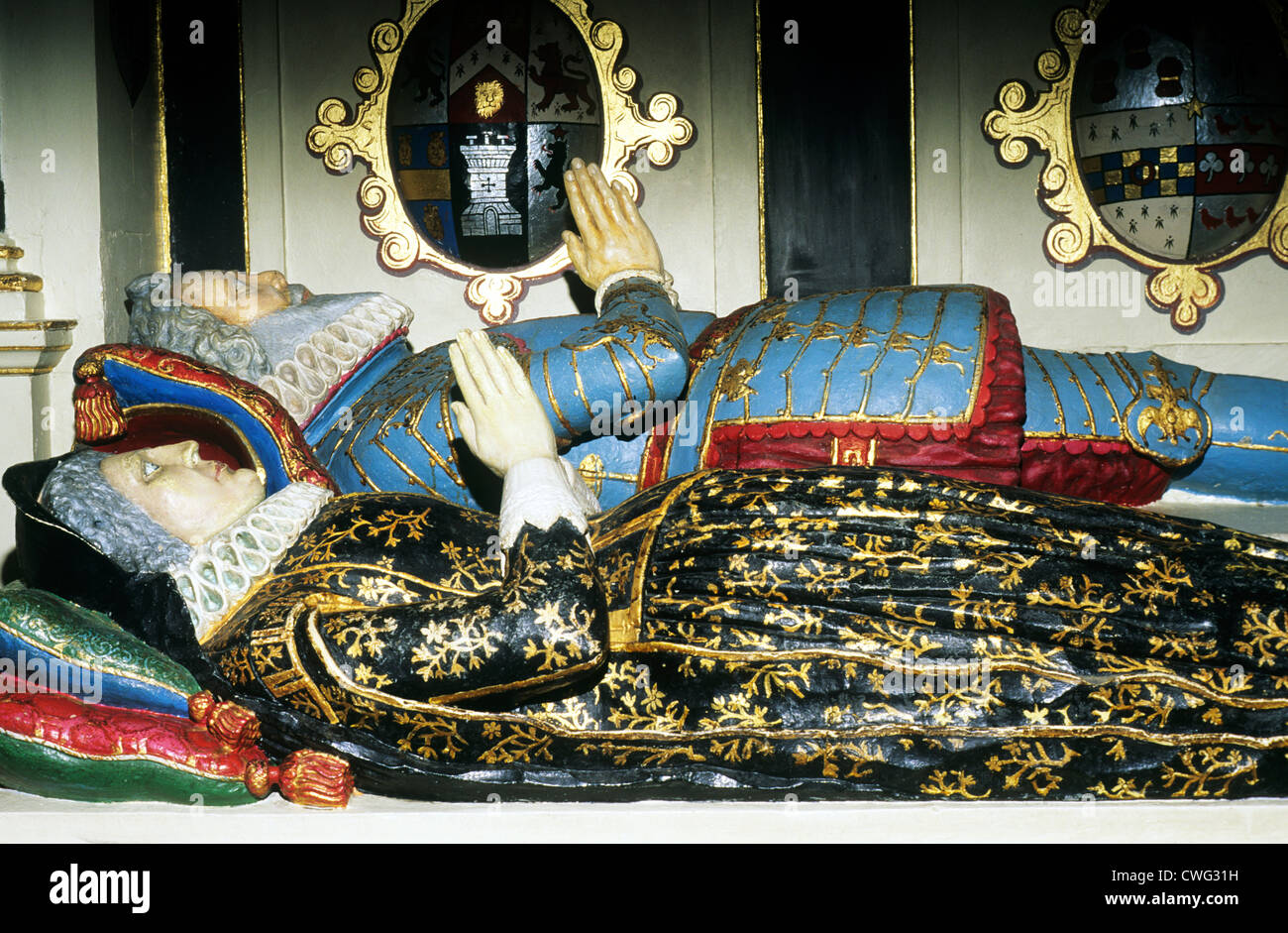 Salisbury Cathedral, Sir Richard Mompesson and wife, 1627, recumbent ...