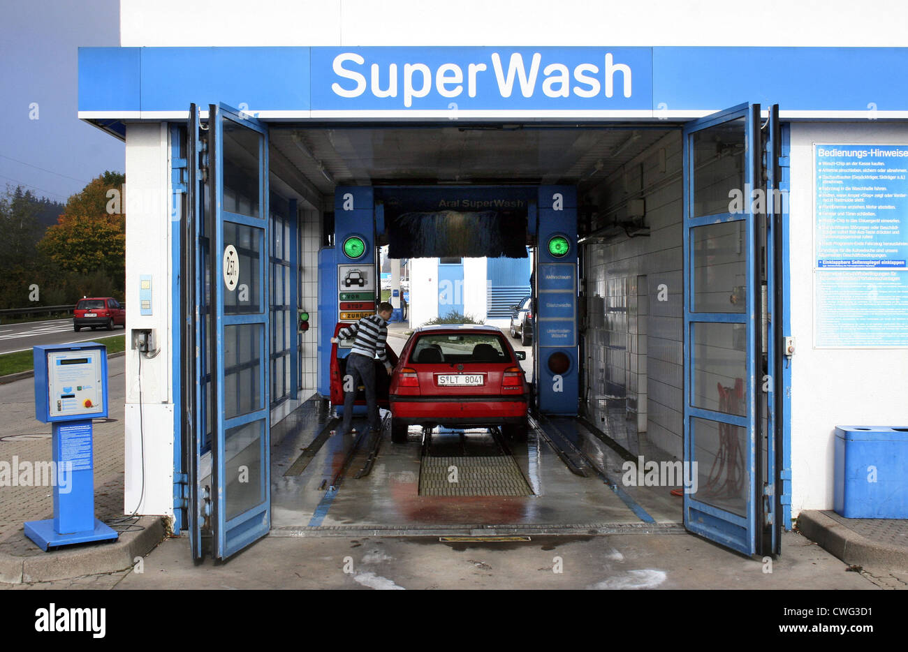 Stuttgart, car wash Stock Photo - Alamy