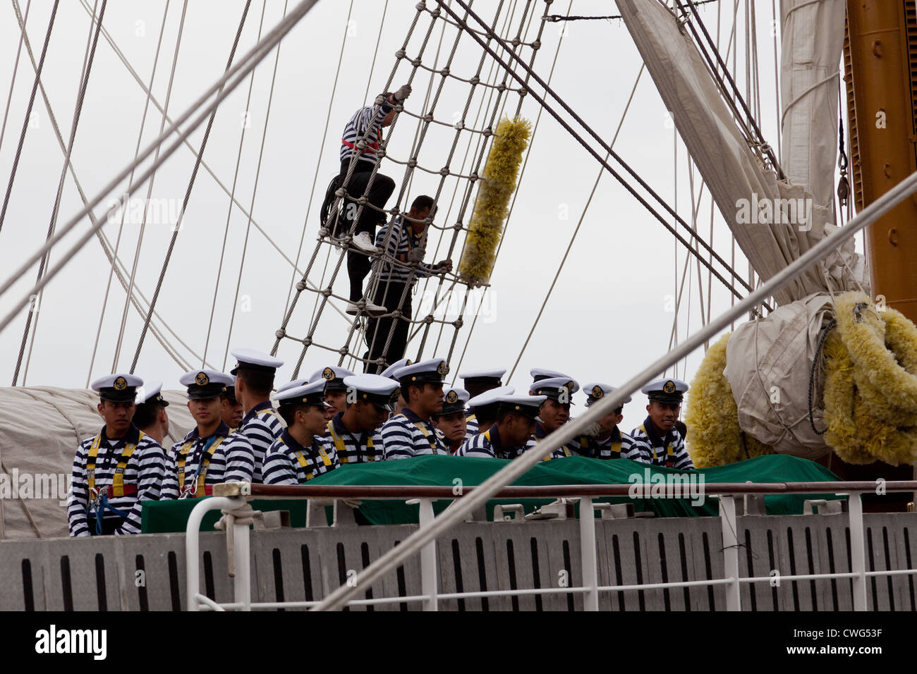 Sailors and rigging hi-res stock photography and images - Alamy