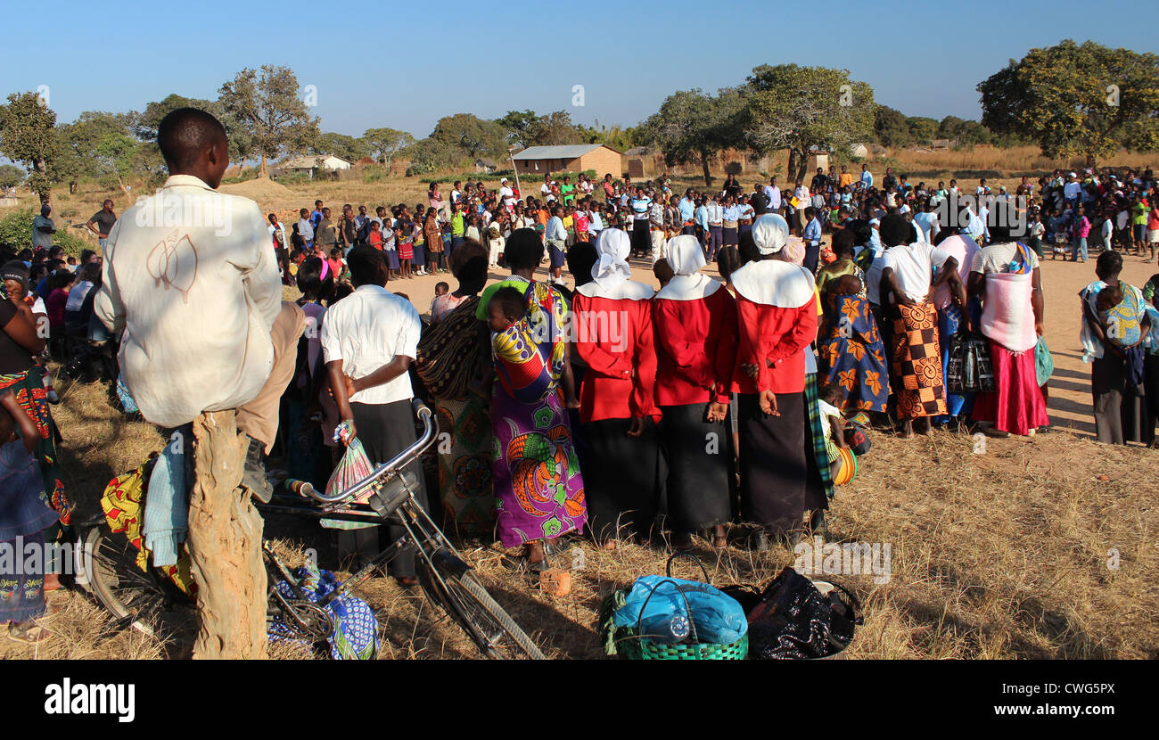 Village gathering hi-res stock photography and images - Alamy