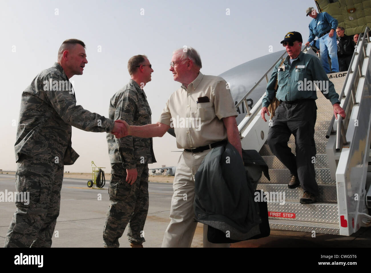 386th expeditionary mission support group hi-res stock photography and ...