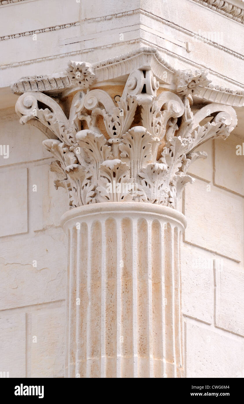 Roman square capitals hi-res stock photography and images - Alamy