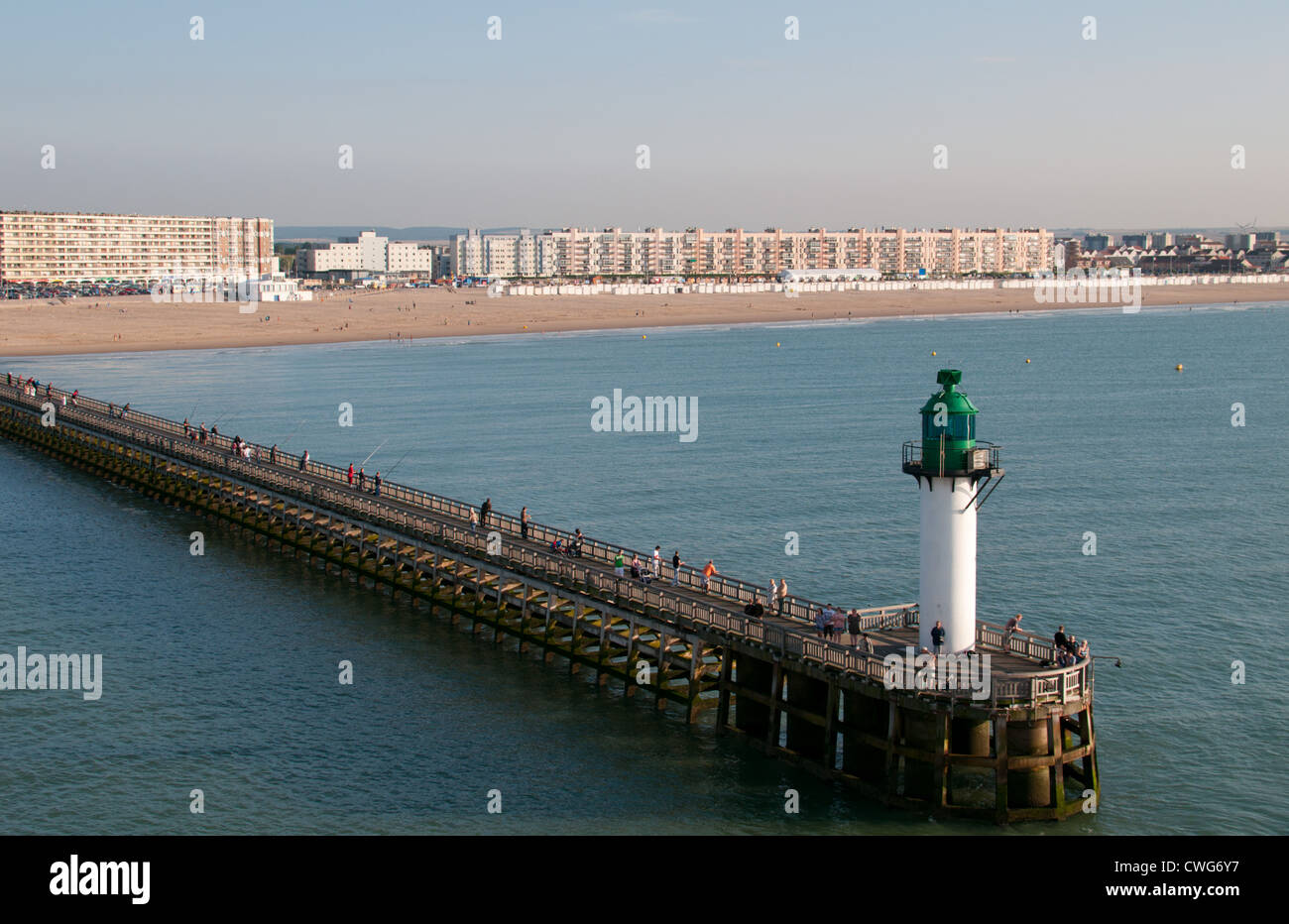 Calais waterfront pier with lighthouse,, France Stock Photo - Alamy
