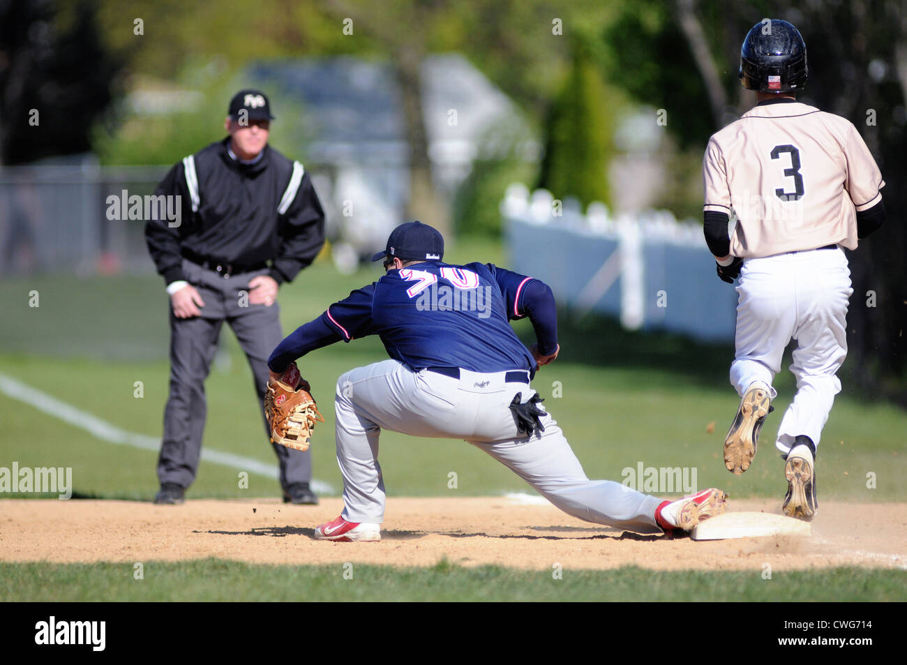 Batter runner hi-res stock photography and images - Alamy