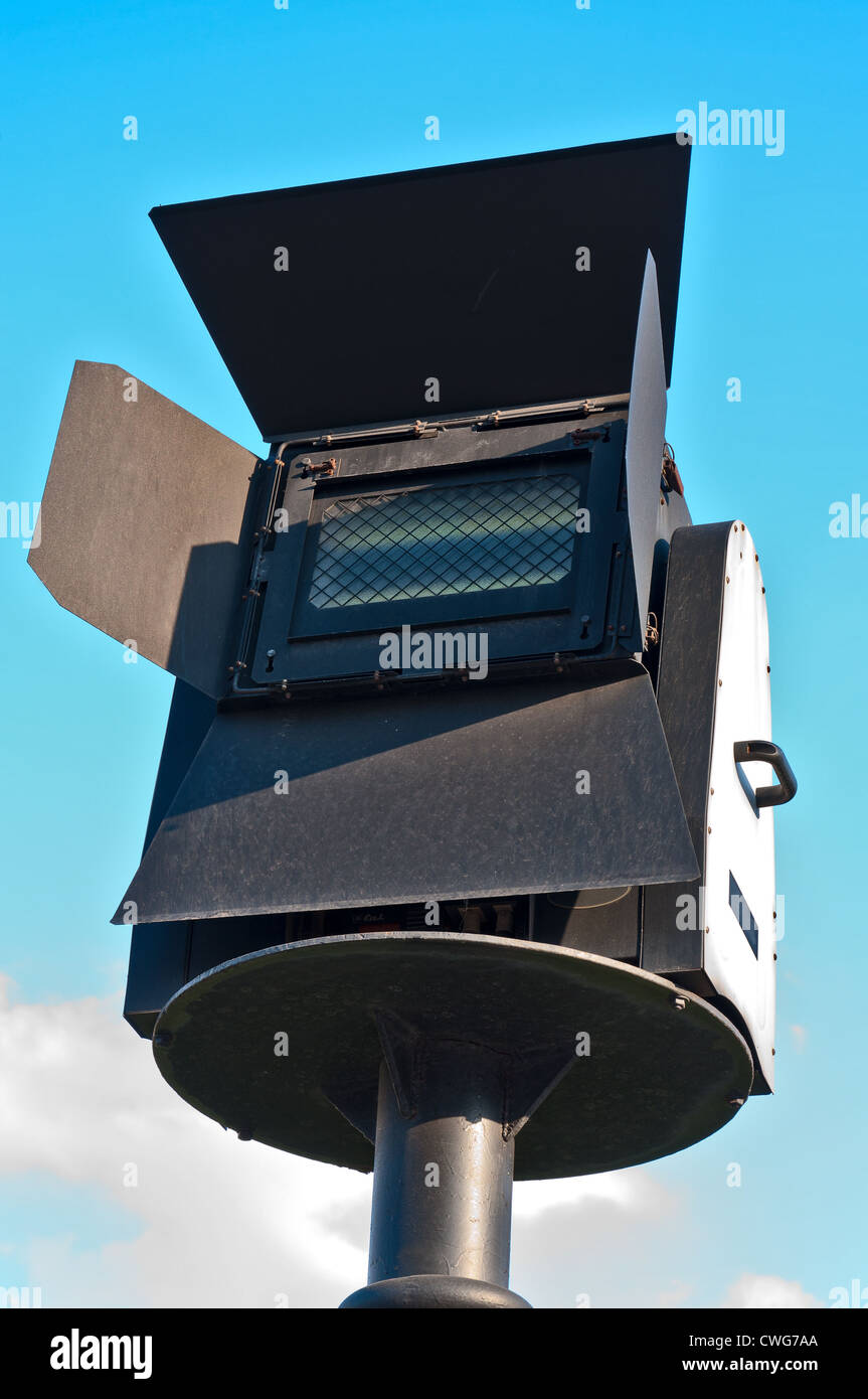 Reflector facade hi-res stock photography and images - Alamy