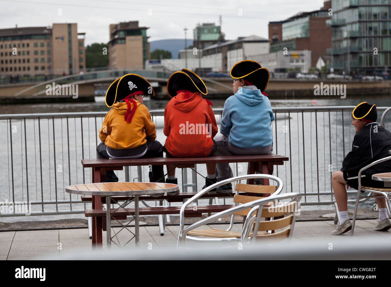 Ships boys hi-res stock photography and images - Alamy