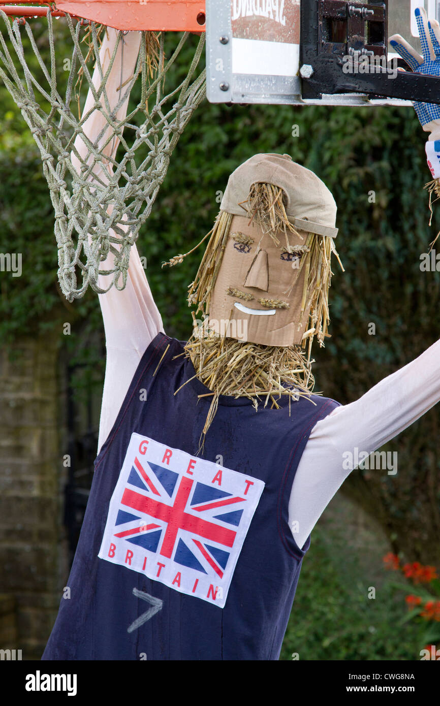 Life size scarecrows hi-res stock photography and images - Alamy