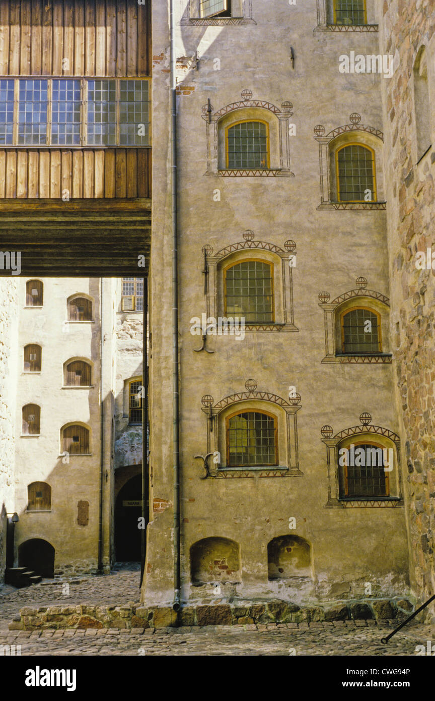 Decorative architectural outlines around the windows inside the ...