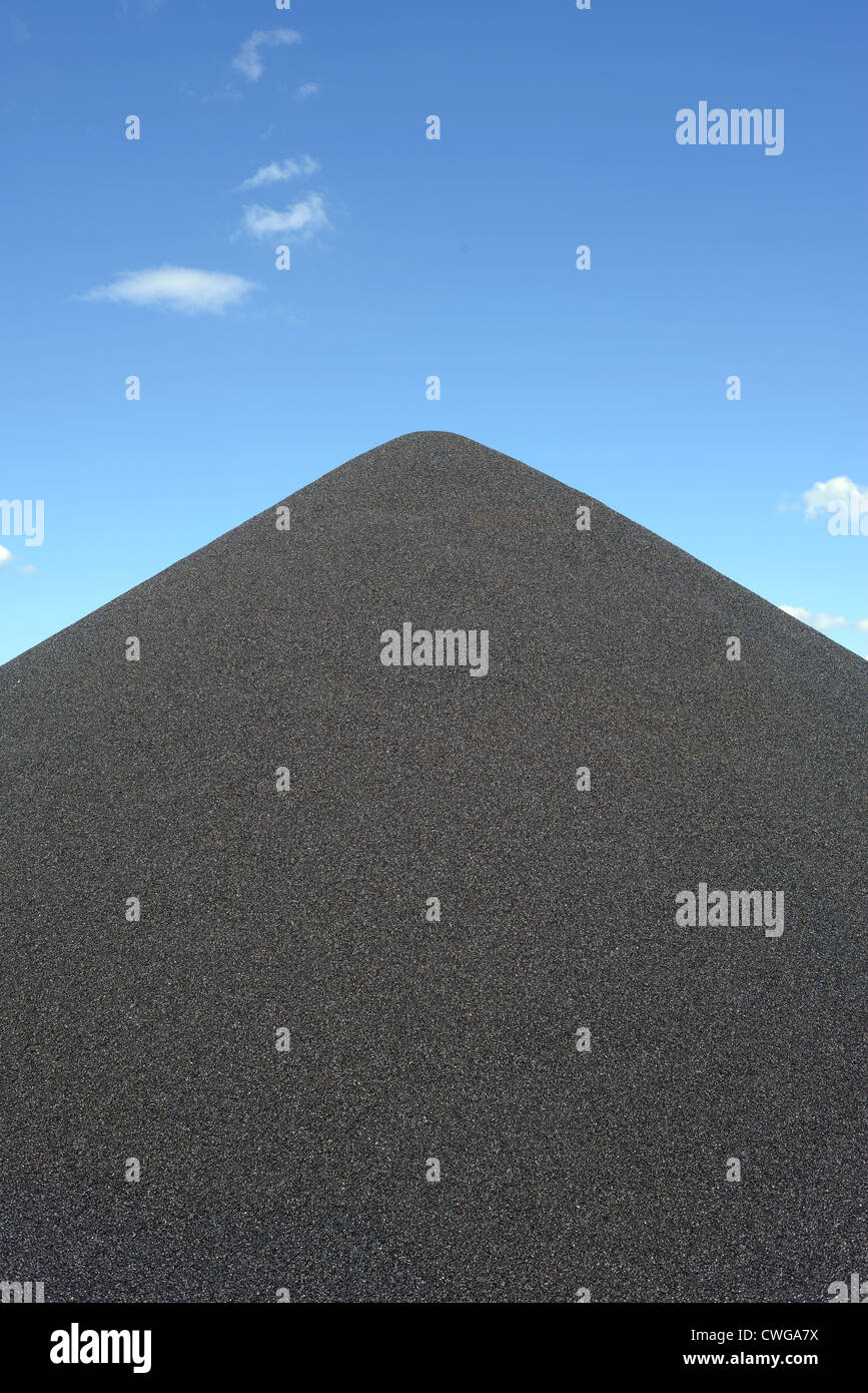 Black gravel mound mountain for concrete making Stock Photo - Alamy