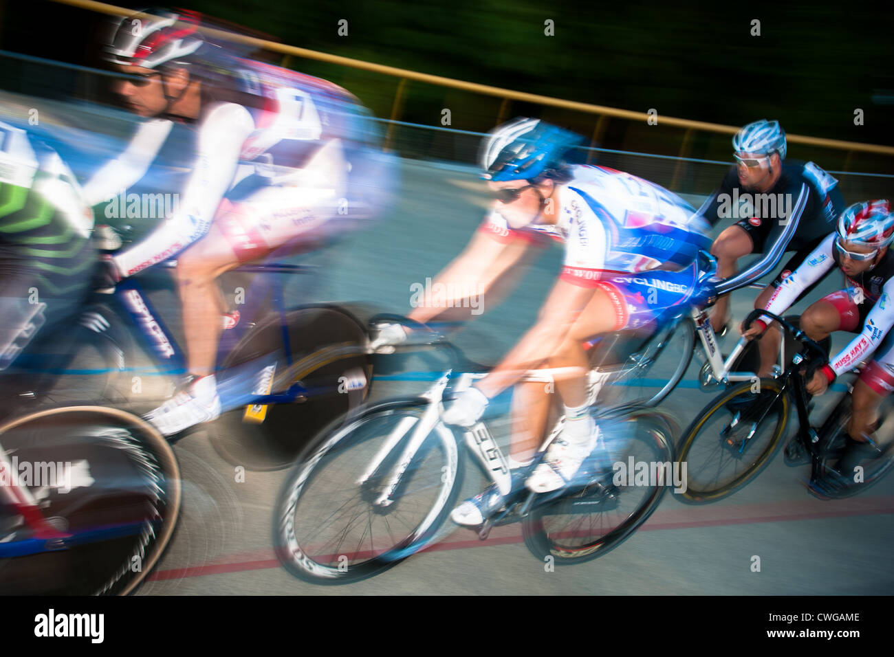 Oval track hi-res stock photography and images - Alamy