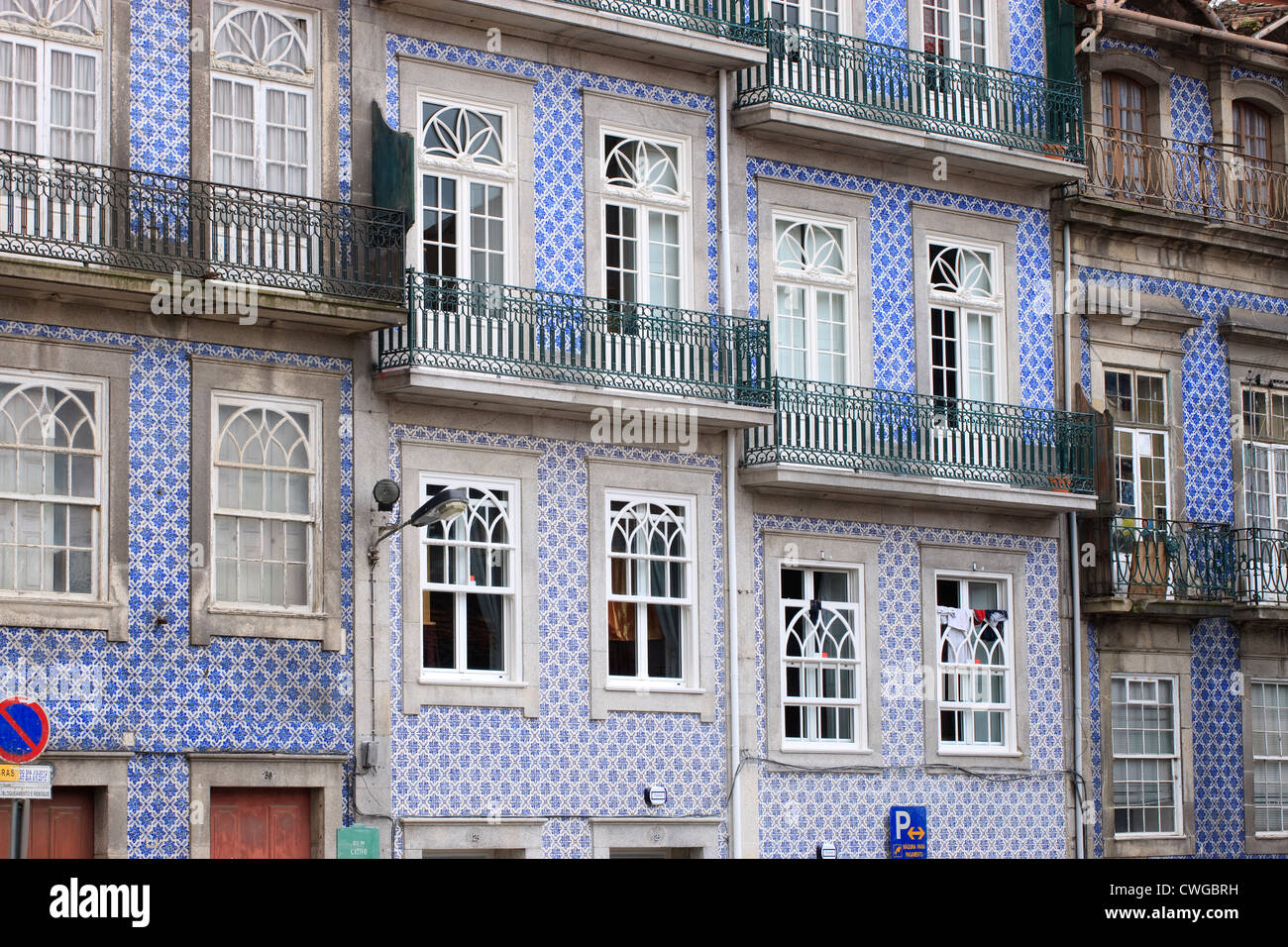 Traditional blue and white tiled houses Ribeira Porto Portugal Stock ...