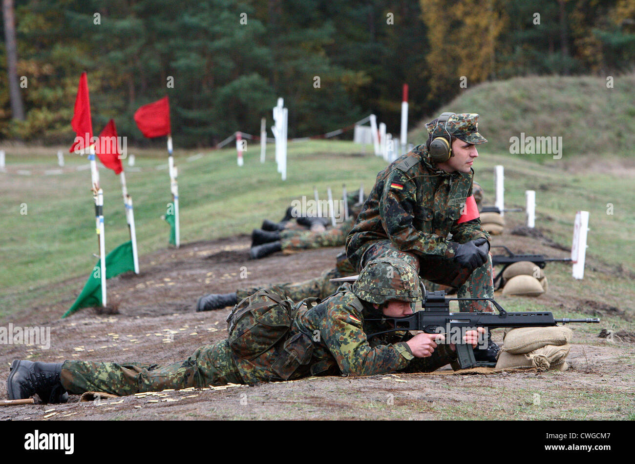 Basic training in the army Stock Photo - Alamy